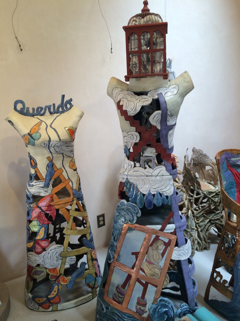 In the sacred shadow of the mountain – Taos – Poesie Sans, Souci